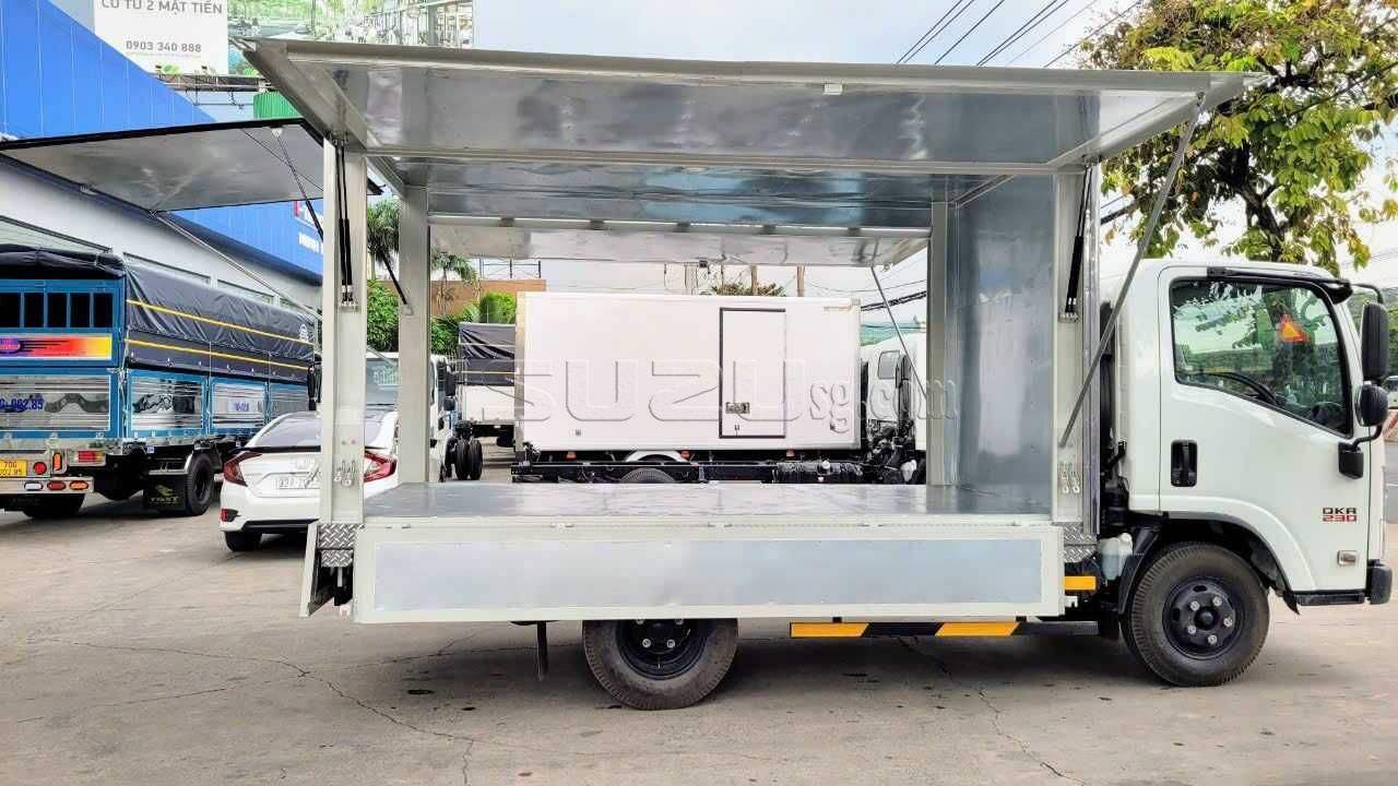 XE TẢI ISUZU QKR 230 THÙNG KÍN MỞ CÁNH DƠI - Isuzu Sài Gòn